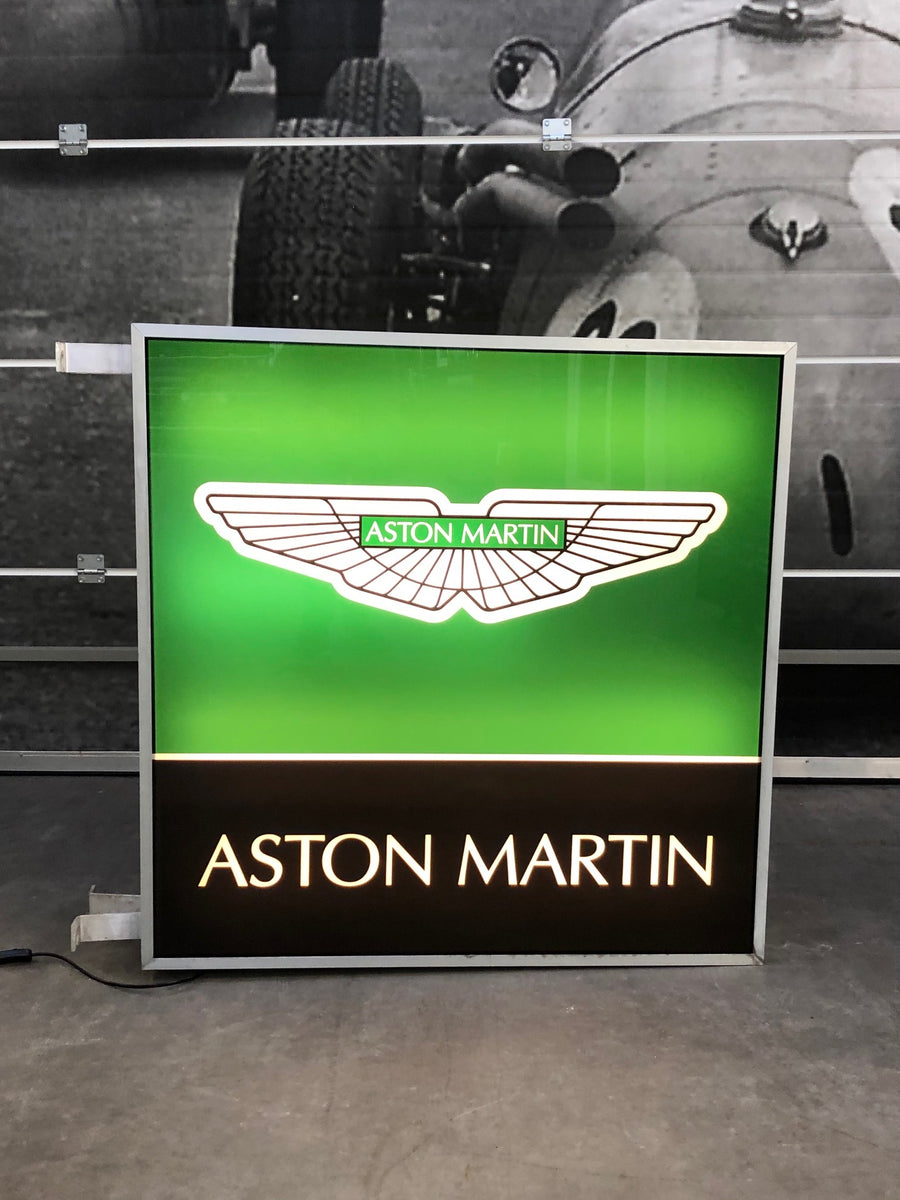 Aston Martin signs – The Sign Experience